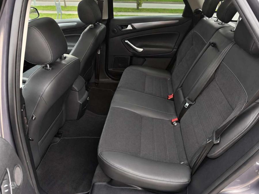 Brūns Ford Mondeo 2013 Šauļi, ar dzinēja tilpumu 2.20 L un nobraukumu 294 tūkst. km par 5950 €, foto 23 vietnē AUTOMOTO.COM.LV