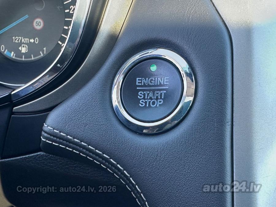 Brown Ford Mondeo 2018 in Tartu, with an engine capacity of 2.00 L and mileage of 238 thousand km for 12950 €, photo 11 on AUTOMOTO.COM.LV