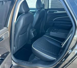 Brown Ford Mondeo 2018 in Tartu, with an engine capacity of 2.00 L and mileage of 238 thousand km for 12950 €, photo 24 on AUTOMOTO.COM.LV