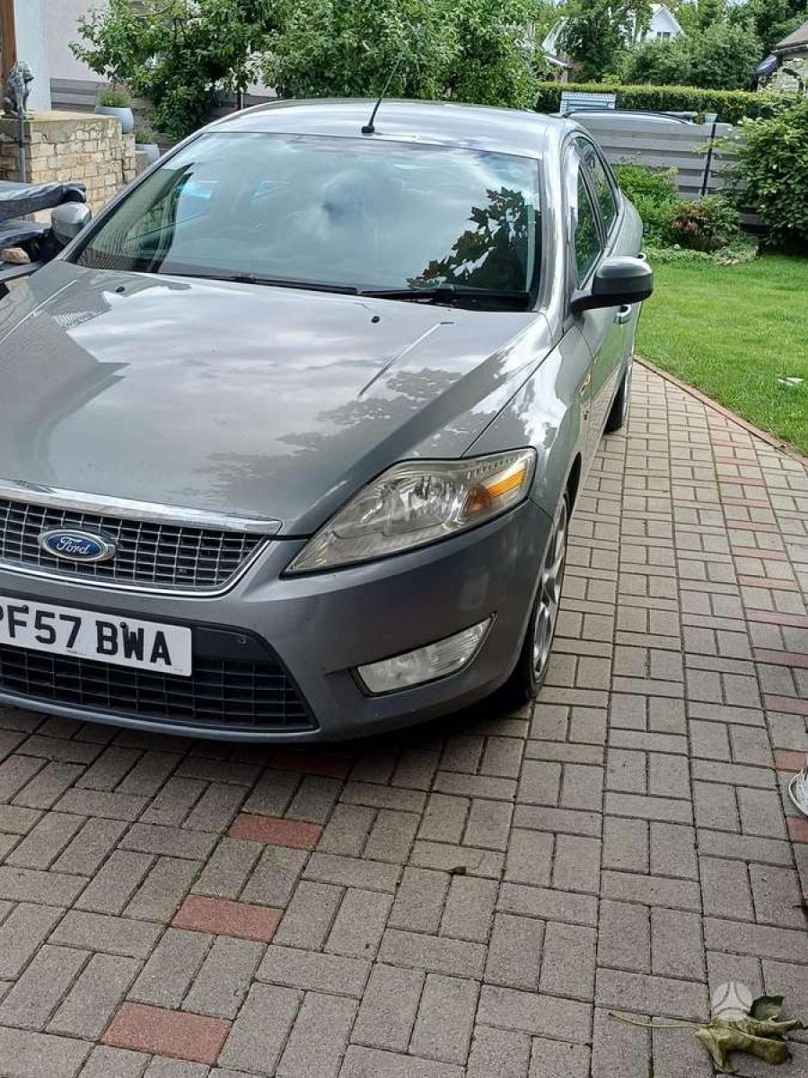 Zaļš Ford Mondeo 2007 Marijampole, ar dzinēja tilpumu 2.00 L un nobraukumu 379 tūkst. km par 1500 €, foto 3 vietnē AUTOMOTO.COM.LV