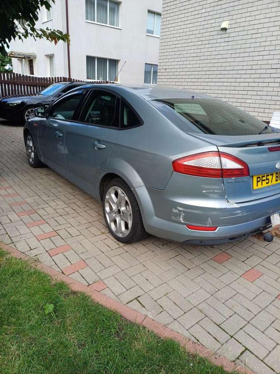 Zaļš Ford Mondeo 2007 Marijampole, ar dzinēja tilpumu 2.00 L un nobraukumu 379 tūkst. km par 1500 €, foto 4 vietnē AUTOMOTO.COM.LV