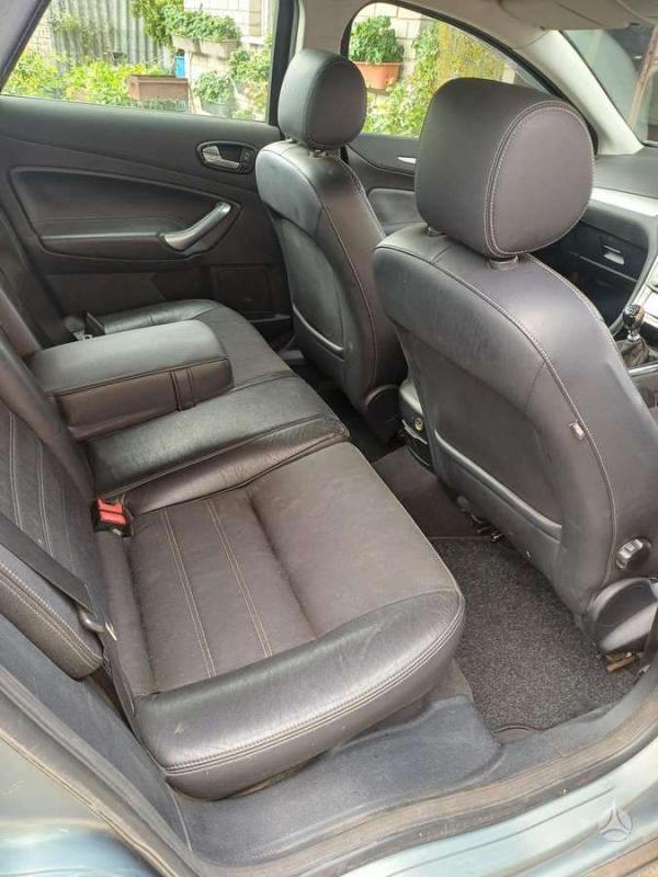 Zaļš Ford Mondeo 2007 Marijampole, ar dzinēja tilpumu 2.00 L un nobraukumu 379 tūkst. km par 1500 €, foto 8 vietnē AUTOMOTO.COM.LV