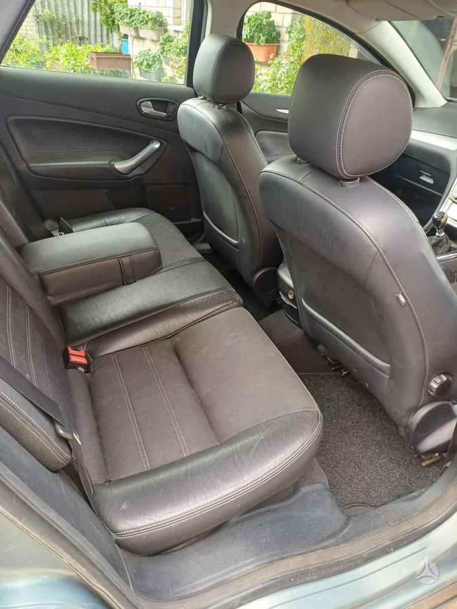 Zaļš Ford Mondeo 2007 Marijampole, ar dzinēja tilpumu 2.00 L un nobraukumu 379 tūkst. km par 1500 €, foto 9 vietnē AUTOMOTO.COM.LV