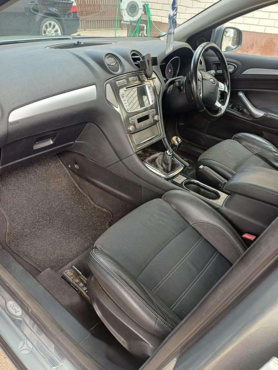 Zaļš Ford Mondeo 2007 Marijampole, ar dzinēja tilpumu 2.00 L un nobraukumu 379 tūkst. km par 1500 €, foto 12 vietnē AUTOMOTO.COM.LV