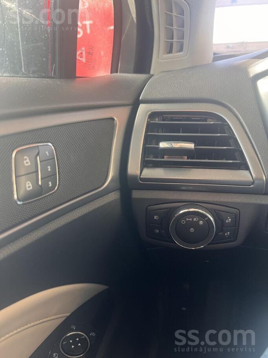 Zaļš Ford Mondeo 2017 Rīga, ar dzinēja tilpumu 2.00 L un nobraukumu 189 tūkst. km par 10300 €, foto 8 vietnē AUTOMOTO.COM.LV