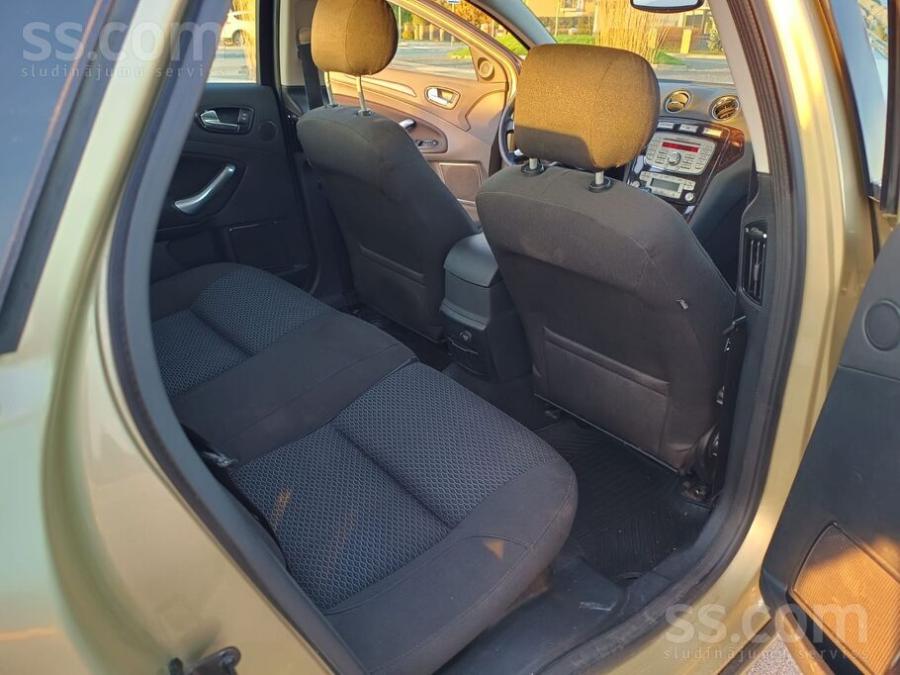 Green Ford Mondeo 2008 in Riga, with an engine capacity of 2.30 L and mileage of 322 thousand km for 1800 €, photo 13 on AUTOMOTO.COM.LV