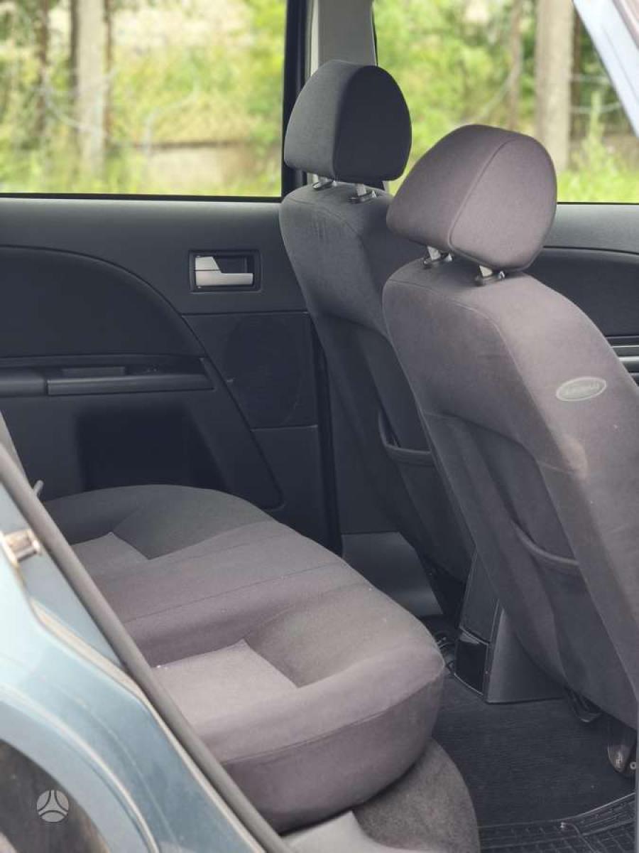 Green Ford Mondeo 2002 in Vilnius, with an engine capacity of 2.00 L and mileage of 253 thousand km for 1200 €, photo 5 on AUTOMOTO.COM.LV