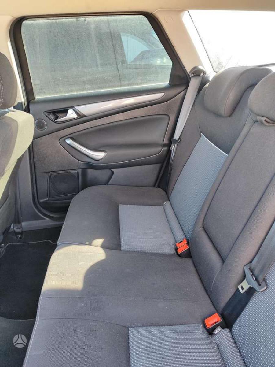 Green Ford Mondeo 2013 in Vilnius, with an engine capacity of 2.00 L and mileage of 175 thousand km for 1600 €, photo 13 on AUTOMOTO.COM.LV