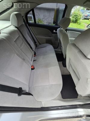 Pelēks Ford Mondeo 2001 Rīga, ar dzinēja tilpumu 1.80 L un nobraukumu 260 tūkst. km par 500 €, foto 7 vietnē AUTOMOTO.COM.LV