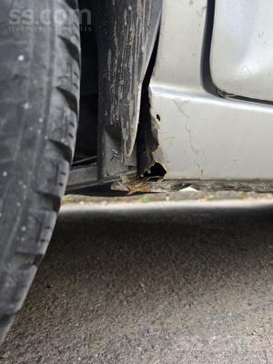 Pelēks Ford Mondeo 2001 Rīga, ar dzinēja tilpumu 1.80 L un nobraukumu 260 tūkst. km par 500 €, foto 10 vietnē AUTOMOTO.COM.LV