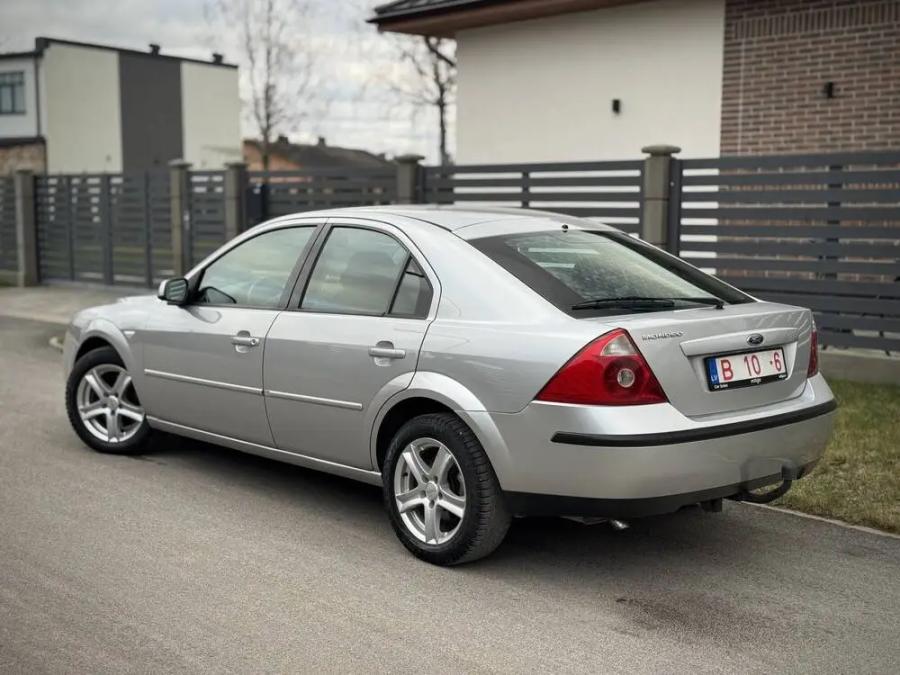Pelēks Ford Mondeo 2004 Jelgava, ar dzinēja tilpumu 1.80 L un nobraukumu 230 tūkst. km par 2150 €, foto 4 vietnē AUTOMOTO.COM.LV