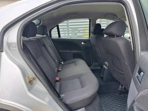 Pelēks Ford Mondeo 2004 Jelgava, ar dzinēja tilpumu 1.80 L un nobraukumu 230 tūkst. km par 2150 €, foto 13 vietnē AUTOMOTO.COM.LV