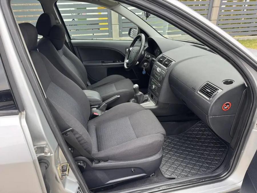 Pelēks Ford Mondeo 2004 Jelgava, ar dzinēja tilpumu 1.80 L un nobraukumu 230 tūkst. km par 2150 €, foto 14 vietnē AUTOMOTO.COM.LV