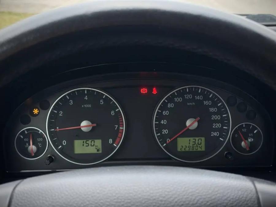 Pelēks Ford Mondeo 2004 Jelgava, ar dzinēja tilpumu 1.80 L un nobraukumu 230 tūkst. km par 2150 €, foto 19 vietnē AUTOMOTO.COM.LV
