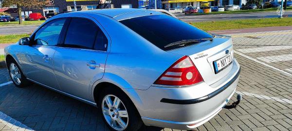 Pelēks Ford Mondeo 2005 Šauļi, ar dzinēja tilpumu 2.00 L un nobraukumu 264 tūkst. km par 800 €, foto 7 vietnē AUTOMOTO.COM.LV
