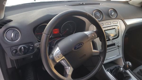 Pelēks Ford Mondeo 2007 Utena, ar dzinēja tilpumu 2.00 L un nobraukumu 235 tūkst. km par 2200 €, foto 5 vietnē AUTOMOTO.COM.LV