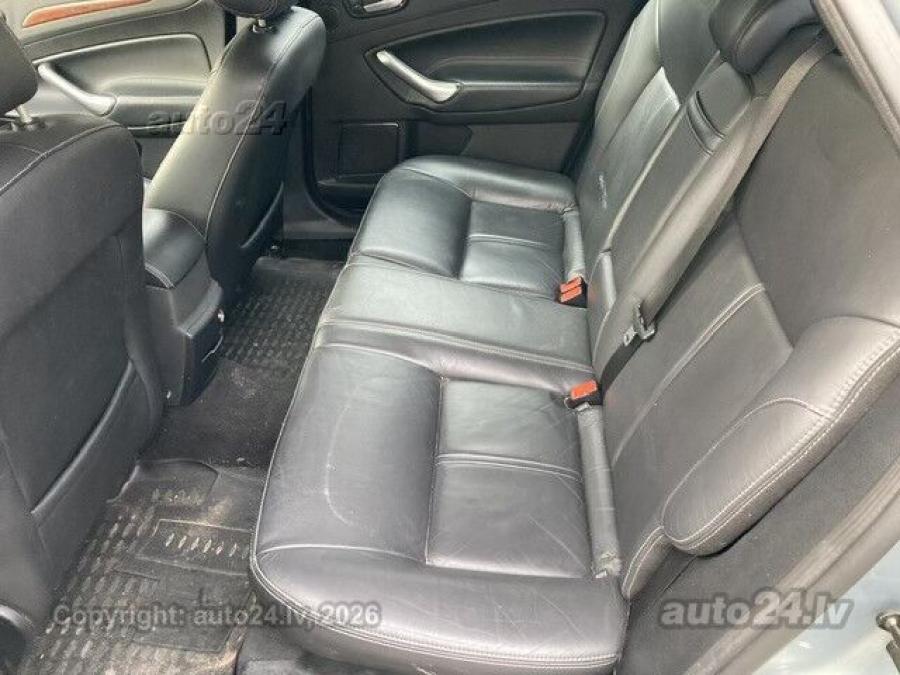 Pelēks Ford Mondeo 2007 Tallina, ar dzinēja tilpumu 2.50 L un nobraukumu 173 tūkst. km par 5550 €, foto 9 vietnē AUTOMOTO.COM.LV