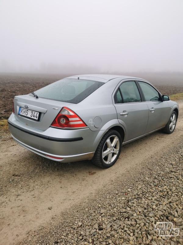 Ford Mondeo 2007 in Vilnius on AUTOMOTO.COM.LV Grey Ford Mondeo 2007 in Vilnius, with an engine capacity of 2.00 L and mileage of 328 thousand km for 495 €, photo 3 on AUTOMOTO.COM.LV