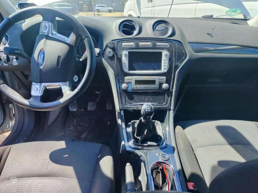 Grey Ford Mondeo 2008 in Marijampole, with an engine capacity of 1.60 L and mileage of 195 thousand km for 1199 €, photo 18 on AUTOMOTO.COM.LV