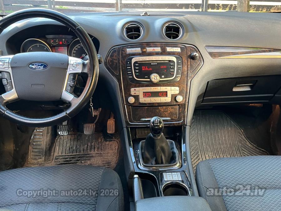 Pelēks Ford Mondeo 2008 Rakvere, ar dzinēja tilpumu 1.80 L un nobraukumu 220 tūkst. km par 2700 €, foto 8 vietnē AUTOMOTO.COM.LV