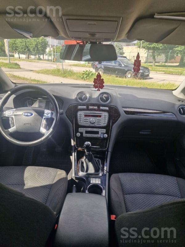 Grey Ford Mondeo 2008 in Liepaja, with an engine capacity of 1.80 L and mileage of 230 thousand km for 2200 €, photo 7 on AUTOMOTO.COM.LV