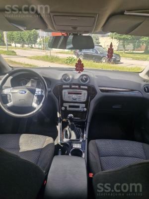 Grey Ford Mondeo 2008 in Liepaja, with an engine capacity of 1.80 L and mileage of 230 thousand km for 2200 €, photo 8 on AUTOMOTO.COM.LV