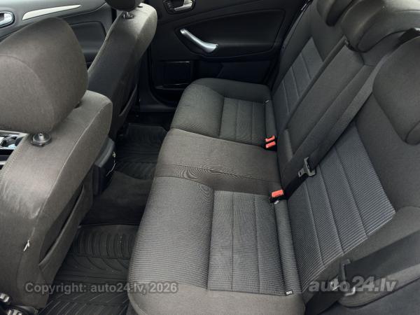 Pelēks Ford Mondeo 2008 Tartu, ar dzinēja tilpumu 2.00 L un nobraukumu 221 tūkst. km par 2900 €, foto 9 vietnē AUTOMOTO.COM.LV