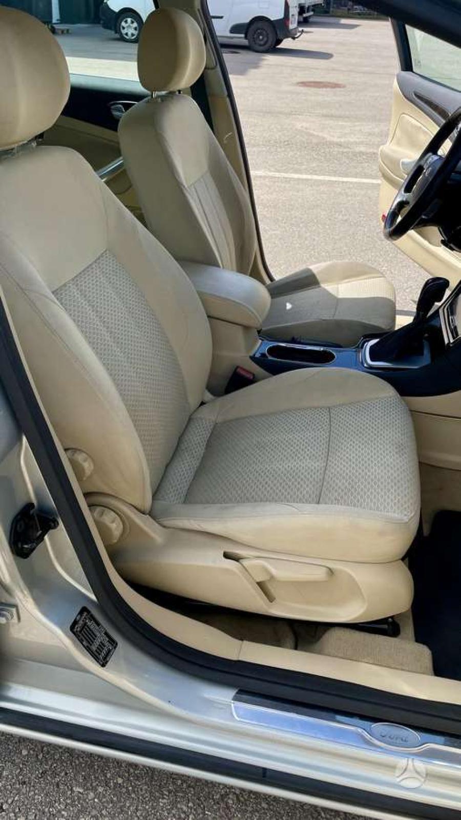 Grey Ford Mondeo 2008 in Telschi, with an engine capacity of 2.00 L and mileage of 184 thousand km for 2300 €, photo 12 on AUTOMOTO.COM.LV