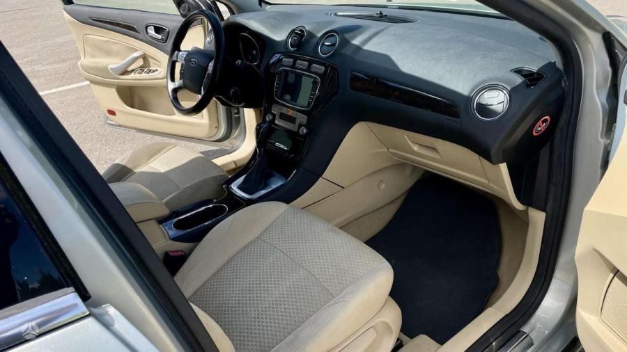 Grey Ford Mondeo 2008 in Telschi, with an engine capacity of 2.00 L and mileage of 184 thousand km for 2300 €, photo 13 on AUTOMOTO.COM.LV