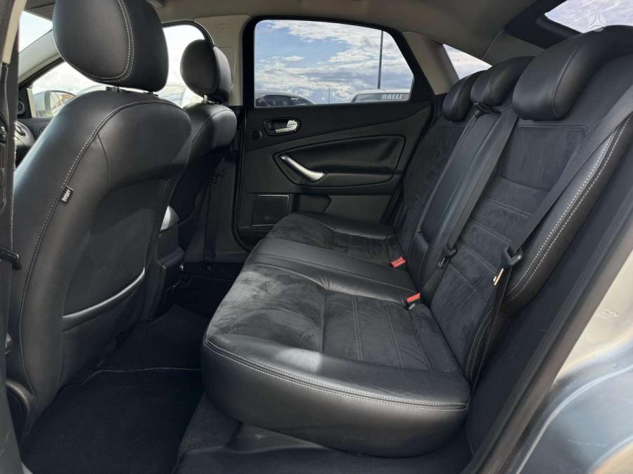 Grey Ford Mondeo 2008 in Vilnius, with an engine capacity of 2.00 L and mileage of 298 thousand km for 2190 €, photo 14 on AUTOMOTO.COM.LV