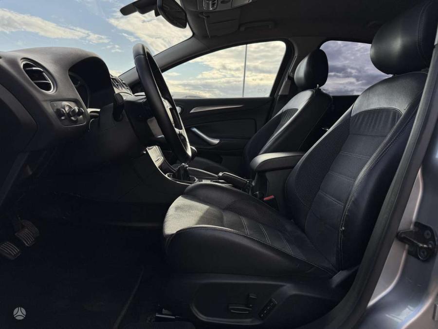 Grey Ford Mondeo 2008 in Vilnius, with an engine capacity of 2.00 L and mileage of 298 thousand km for 2190 €, photo 11 on AUTOMOTO.COM.LV