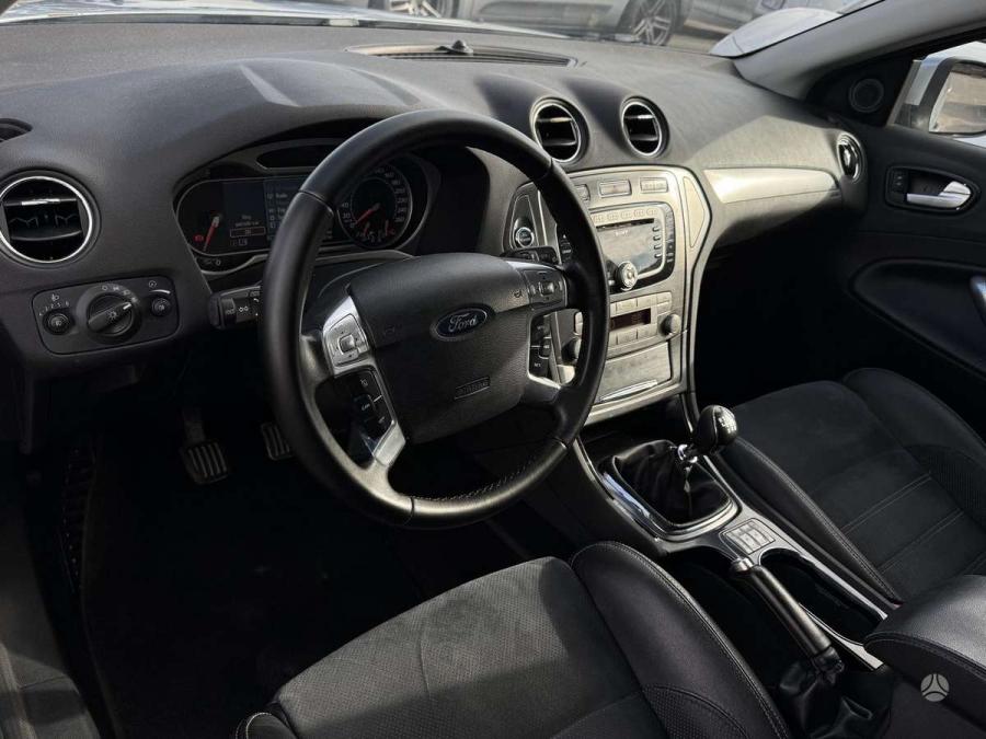 Grey Ford Mondeo 2008 in Vilnius, with an engine capacity of 2.00 L and mileage of 298 thousand km for 2190 €, photo 13 on AUTOMOTO.COM.LV