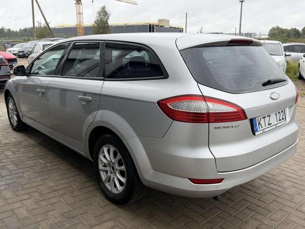 Pelēks Ford Mondeo 2008 Viļņa, ar dzinēja tilpumu 2.00 L un nobraukumu 333 tūkst. km par 2150 €, foto 4 vietnē AUTOMOTO.COM.LV