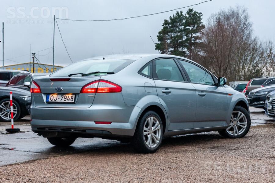 Grey Ford Mondeo 2009 in Riga, with an engine capacity of 1.80 L and mileage of 203 thousand km for 3995 €, photo 4 on AUTOMOTO.COM.LV