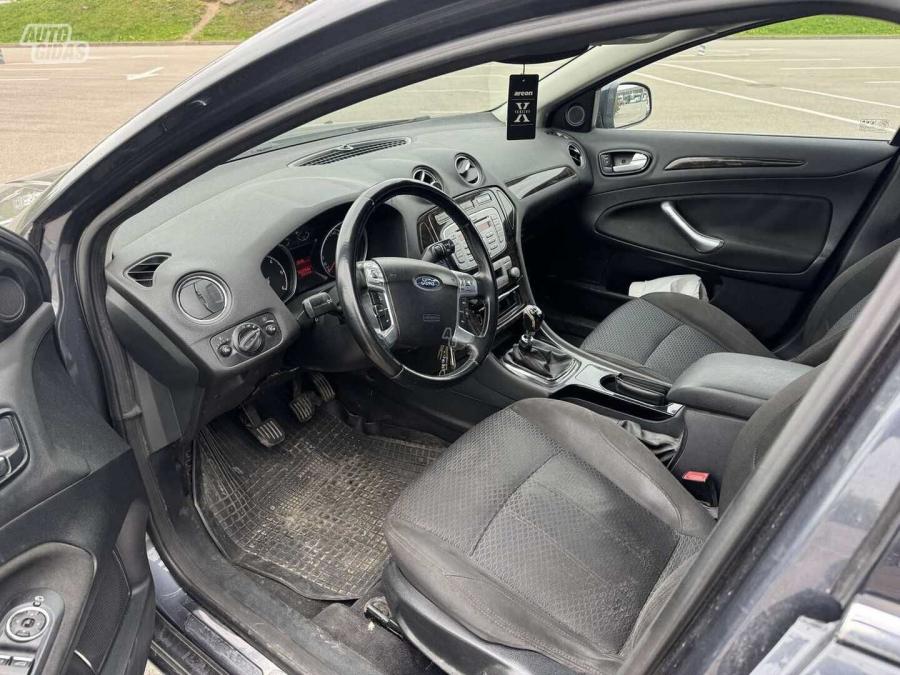 Grey Ford Mondeo 2009 in Siauliai, with an engine capacity of 1.80 L and mileage of 350 thousand km for 1500 €, photo 9 on AUTOMOTO.COM.LV
