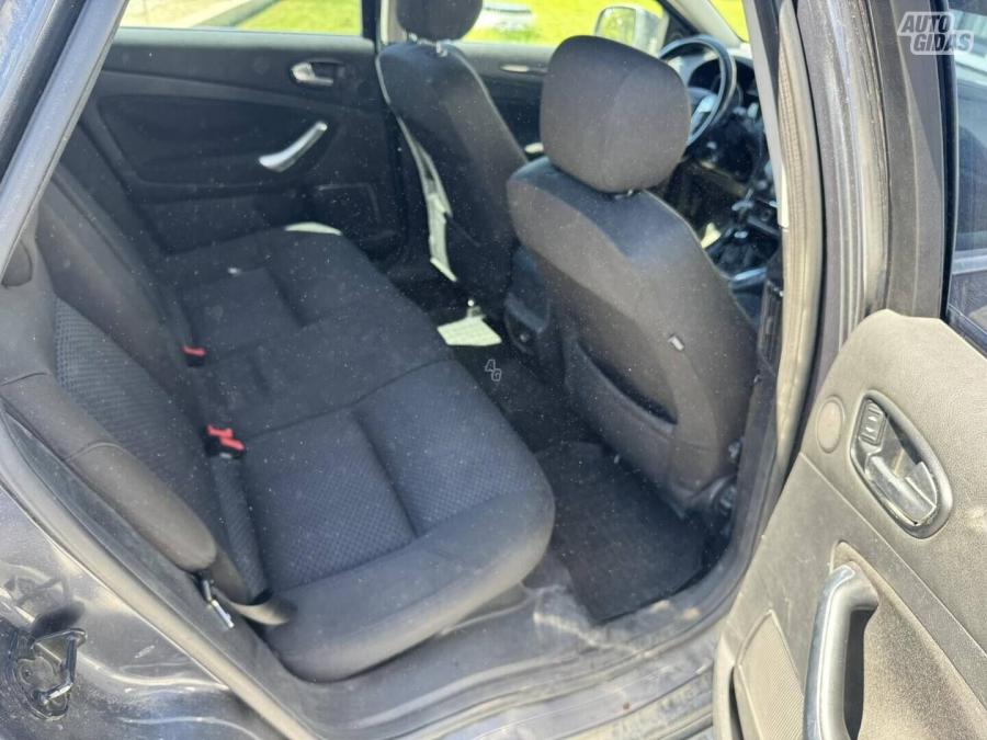 Pelēks Ford Mondeo 2009 Šauļi, ar dzinēja tilpumu 1.80 L un nobraukumu 340 tūkst. km par 1450 €, foto 18 vietnē AUTOMOTO.COM.LV