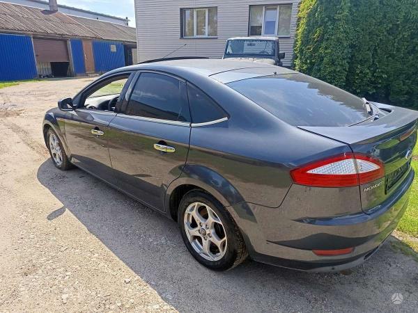 Grey Ford Mondeo 2009 in Marijampole, with an engine capacity of 1.75 L and mileage of 307 thousand km for 1299 €, photo 4 on AUTOMOTO.COM.LV