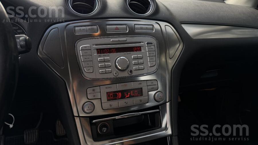 Pelēks Ford Mondeo 2009 Rīga, ar dzinēja tilpumu 1.80 L un nobraukumu 322 tūkst. km par 1100 €, foto 12 vietnē AUTOMOTO.COM.LV