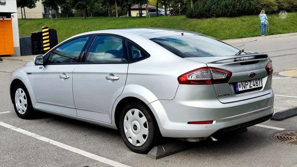 Ford Mondeo 2011 in Vilnius on AUTOMOTO.COM.LV Grey Ford Mondeo 2011 in Vilnius, with an engine capacity of 2.00 L and mileage of 220 thousand km for 2500 €, photo 4 on AUTOMOTO.COM.LV