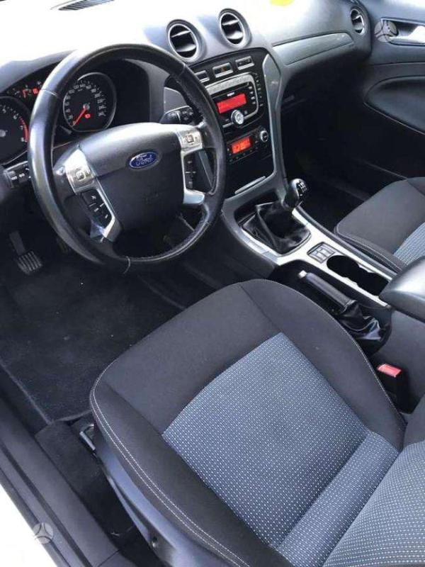 Ford Mondeo 2011 in Vilnius on AUTOMOTO.COM.LV Grey Ford Mondeo 2011 in Vilnius, with an engine capacity of 2.00 L and mileage of 220 thousand km for 2500 €, photo 10 on AUTOMOTO.COM.LV