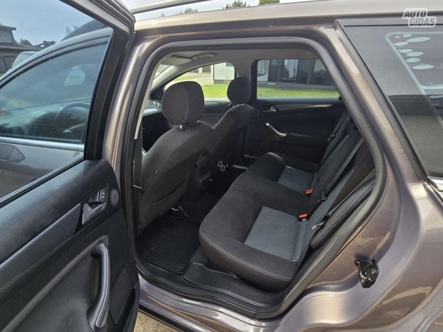 Pelēks Ford Mondeo 2012 Šauļi, ar dzinēja tilpumu 2.00 L un nobraukumu 400 tūkst. km par 1550 €, foto 9 vietnē AUTOMOTO.COM.LV