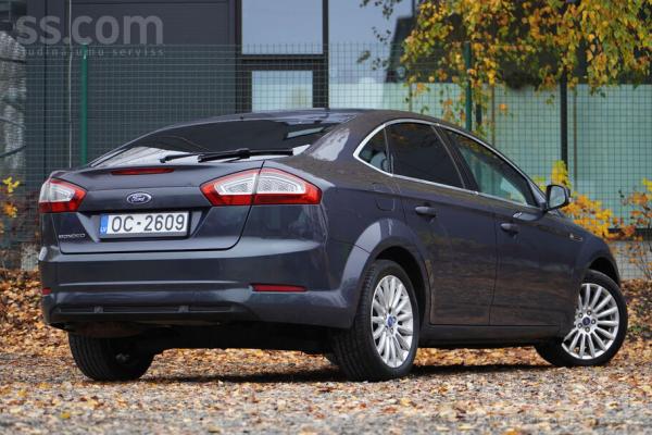 Pelēks Ford Mondeo 2012 Rīga, ar dzinēja tilpumu 2.00 L un nobraukumu 333 tūkst. km par 3990 €, foto 5 vietnē AUTOMOTO.COM.LV