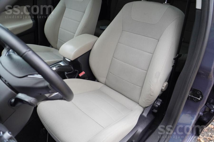 Grey Ford Mondeo 2012 in Riga, with an engine capacity of 2.00 L and mileage of 333 thousand km for 3990 €, photo 14 on AUTOMOTO.COM.LV