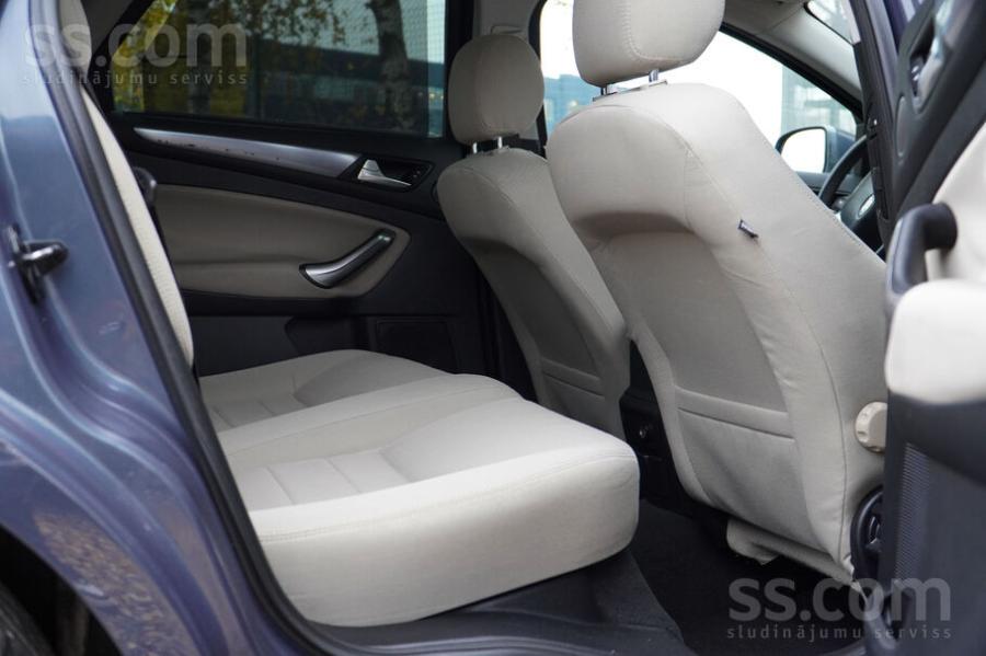 Grey Ford Mondeo 2012 in Riga, with an engine capacity of 2.00 L and mileage of 333 thousand km for 3990 €, photo 16 on AUTOMOTO.COM.LV