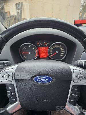 Grey Ford Mondeo 2012 in Valmiera, with an engine capacity of 2.00 L and mileage of 332 thousand km for 3900 €, photo 6 on AUTOMOTO.COM.LV
