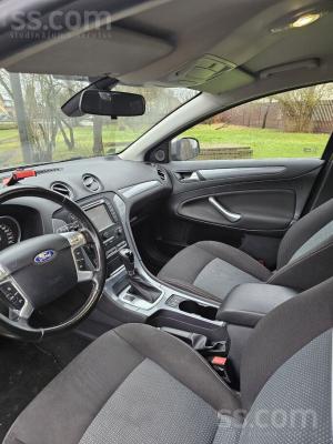 Grey Ford Mondeo 2012 in Valmiera, with an engine capacity of 2.00 L and mileage of 332 thousand km for 3900 €, photo 9 on AUTOMOTO.COM.LV