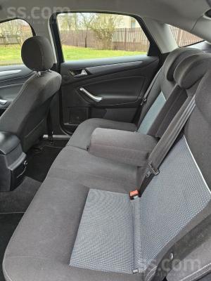 Grey Ford Mondeo 2012 in Valmiera, with an engine capacity of 2.00 L and mileage of 332 thousand km for 3900 €, photo 10 on AUTOMOTO.COM.LV