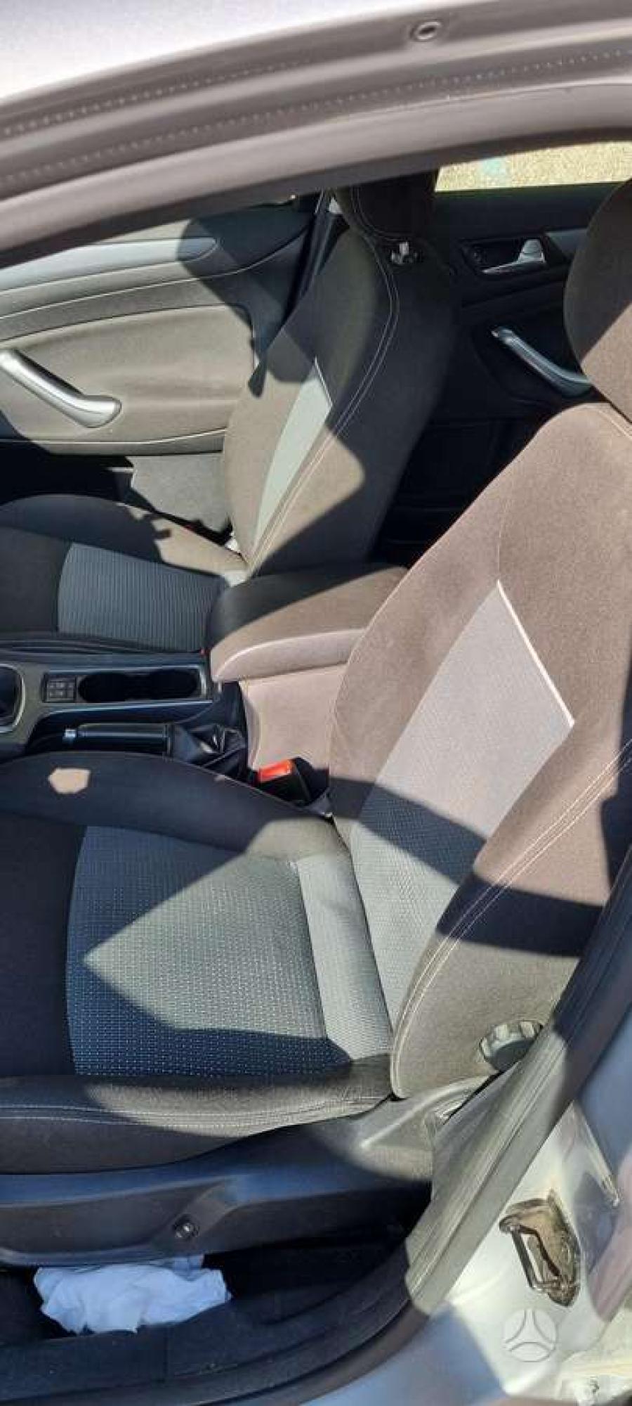 Pelēks Ford Mondeo 2012 Kauņa, ar dzinēja tilpumu 2.00 L un nobraukumu 286 tūkst. km par 2600 €, foto 5 vietnē AUTOMOTO.COM.LV
