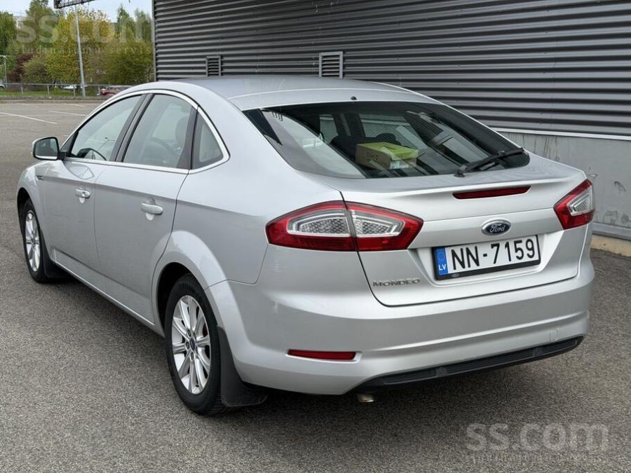 Pelēks Ford Mondeo 2013 Rīga, ar dzinēja tilpumu 2.00 L un nobraukumu 189 tūkst. km par 4700 €, foto 3 vietnē AUTOMOTO.COM.LV