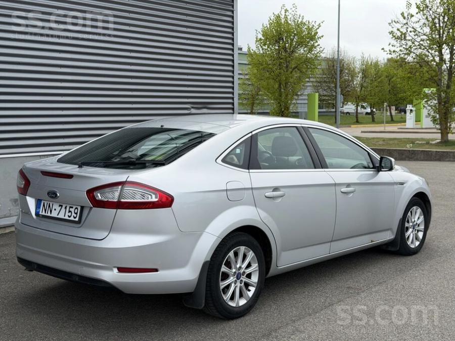 Pelēks Ford Mondeo 2013 Rīga, ar dzinēja tilpumu 2.00 L un nobraukumu 189 tūkst. km par 4700 €, foto 5 vietnē AUTOMOTO.COM.LV